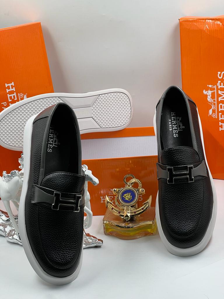 New White and Black Halfshoe - Spacebill Store